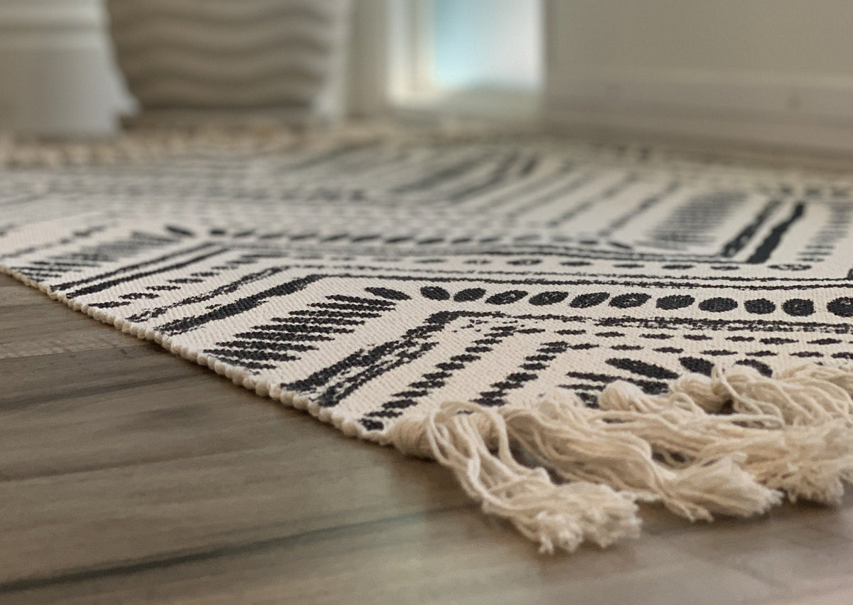 Boho Style Waves Accent Rug with Fringe | Entryway Rugs