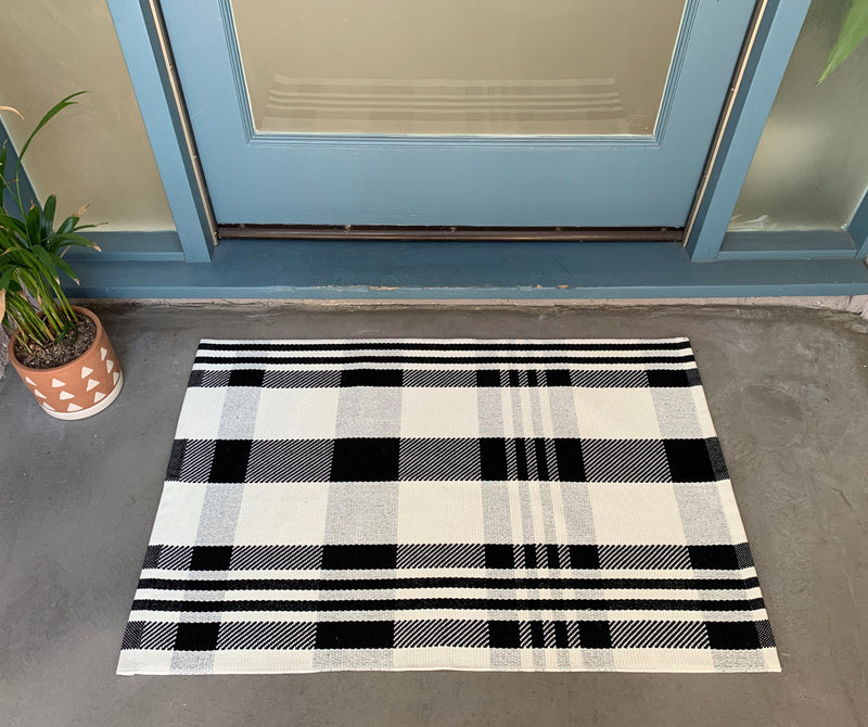Modern Buffalo Check Accent Rug